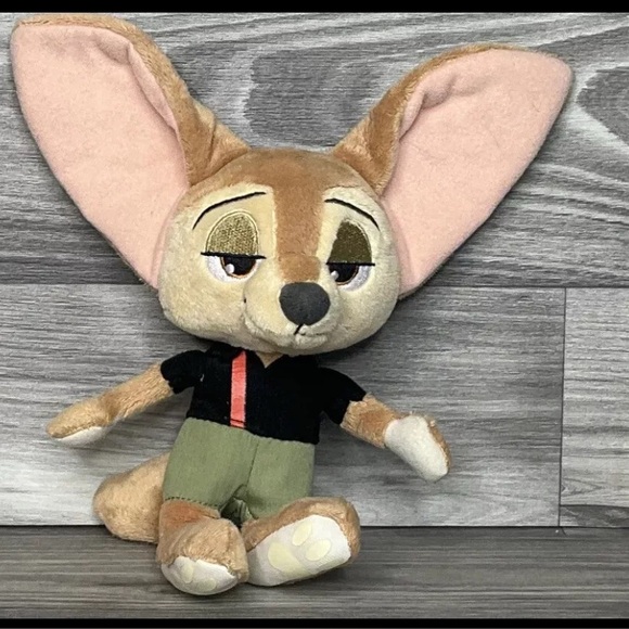 Disney | Toys | Disney Zootopia Finnick Tomy Soft Toy Plush | Poshmark